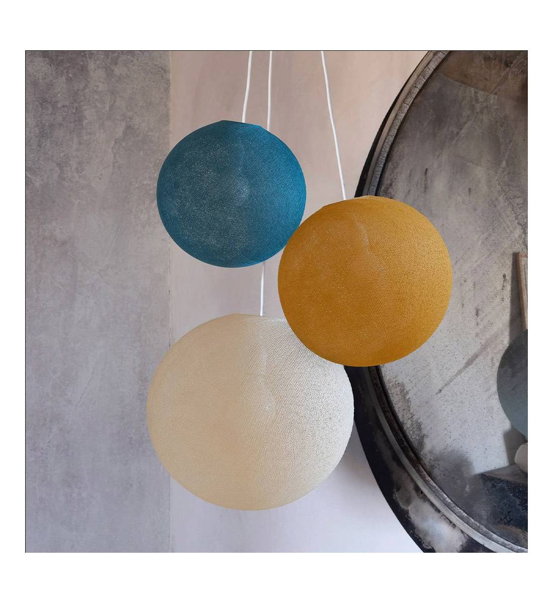 Luminaria triple globos 25 azul eléctrico - 31 camello - 38 crudo